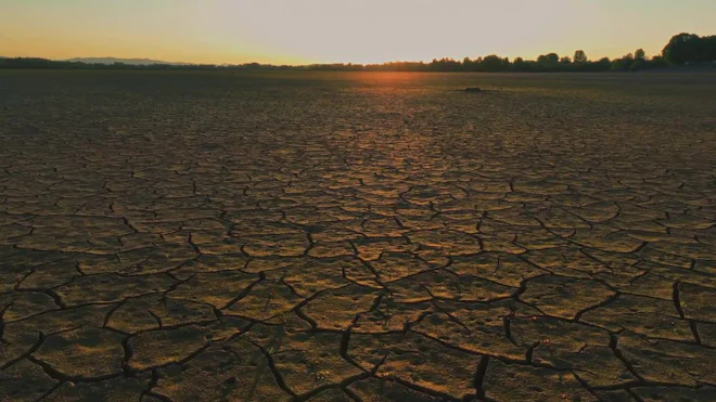 Dry Land Cracked Earth Cracked Land Stock Photos, Images And