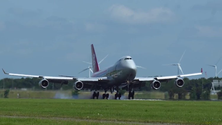 Boeing 747 Landing - Stock Video | Motion Array