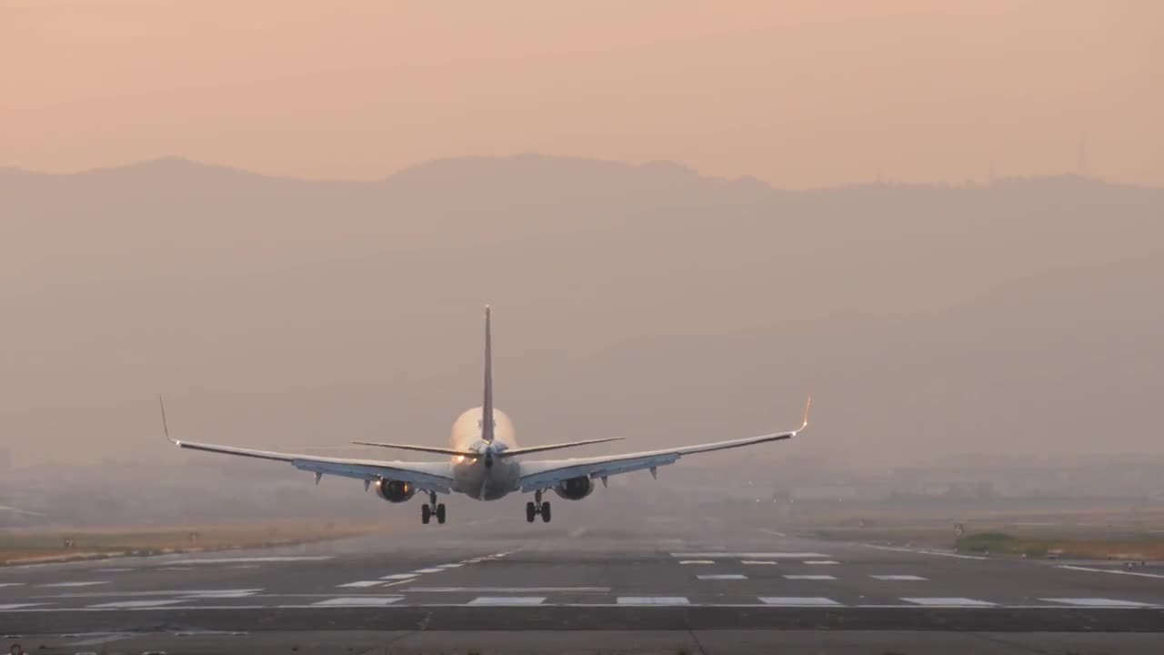 Aircraft Landing - Stock Video | Motion Array